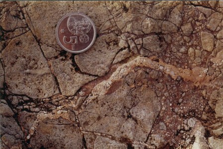 Dike breccia - impact breccia dikes - ERNSTSON CLAUDIN IMPACT ...